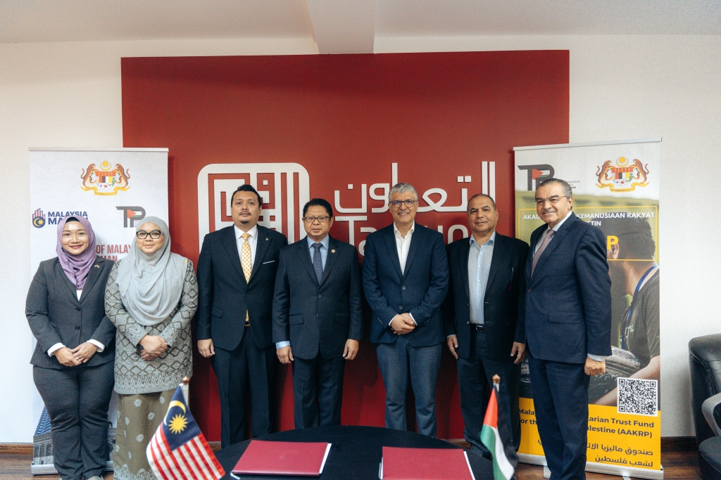 Taawon and the Malaysian Embassy launch a project to support Gaza ...